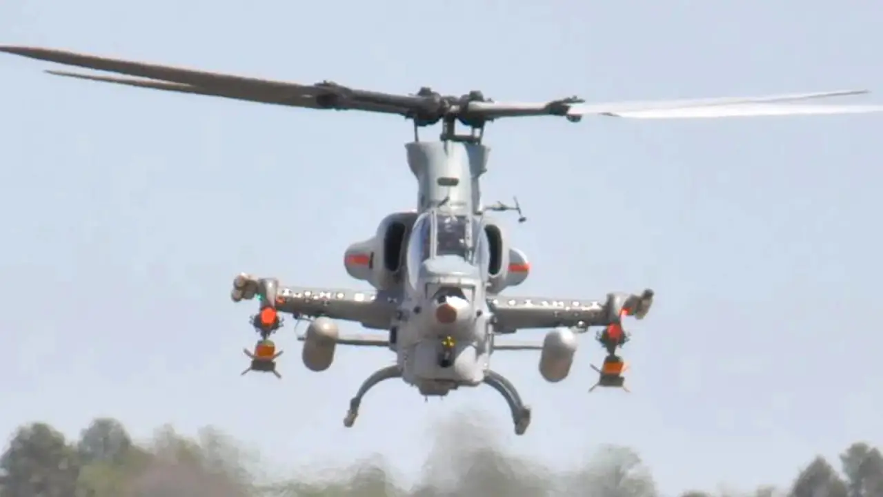 «Будут поражать ЗРК С-400»: американские вертолёты AH-1Z замечены с ...