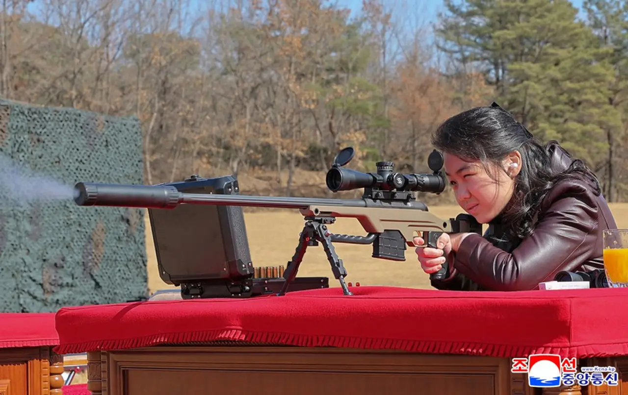 Kim Jong-un's daughter, along with the generals, mastered the latest ...