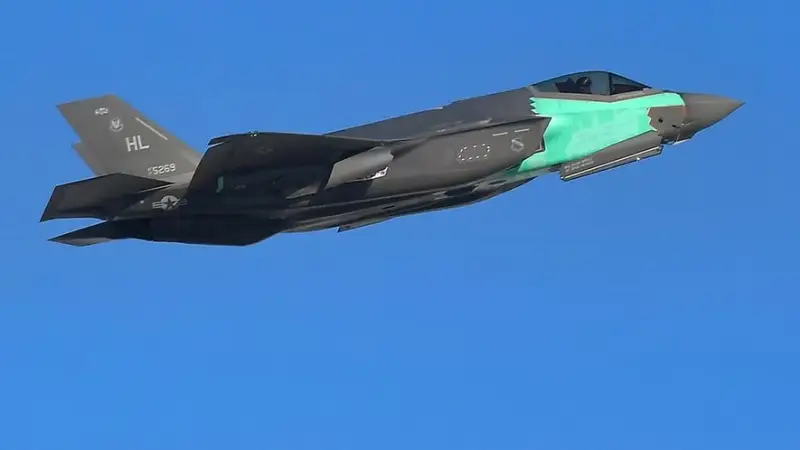 "Constructor" for the US Air Force: footage of the creation of an F-35 ...