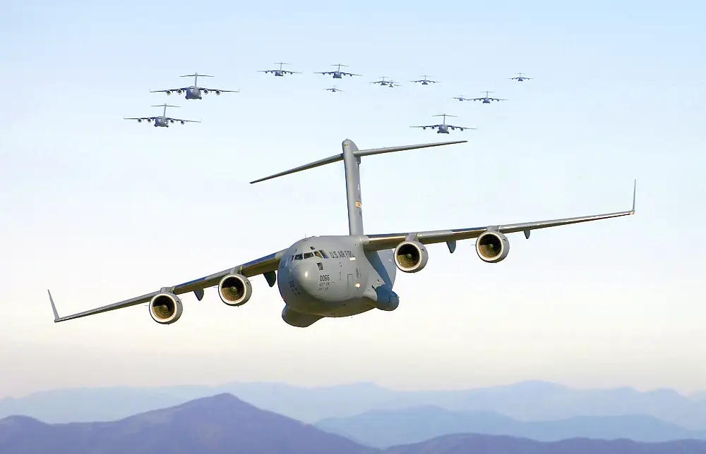 Preparing strikes on Iran: US Air Force cargo planes arrive in the UK ...
