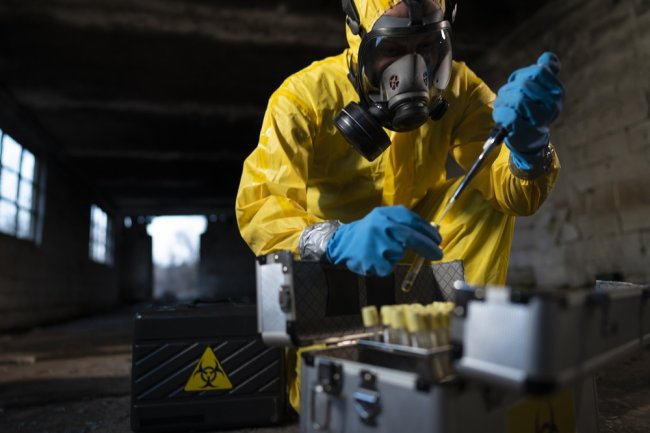 Where, how and against whom were bacteriological weapons developed ...