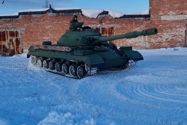 The last Soviet T-10M heavy tank was restored in the Moscow region ...