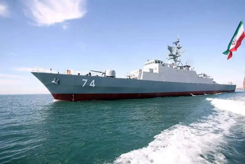 The Iranian Navy frigate IRIS Sahand (F-74) sank in the port of Bandar ...