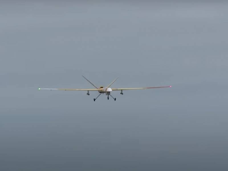 A project of an unobtrusive and highly maneuverable jet attack UAV will ...