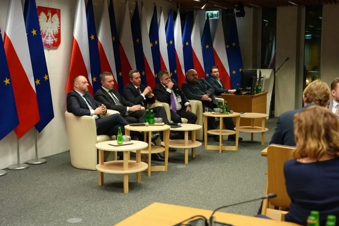 Warsaw is considering the option of building its own "Polish Pentagon ...