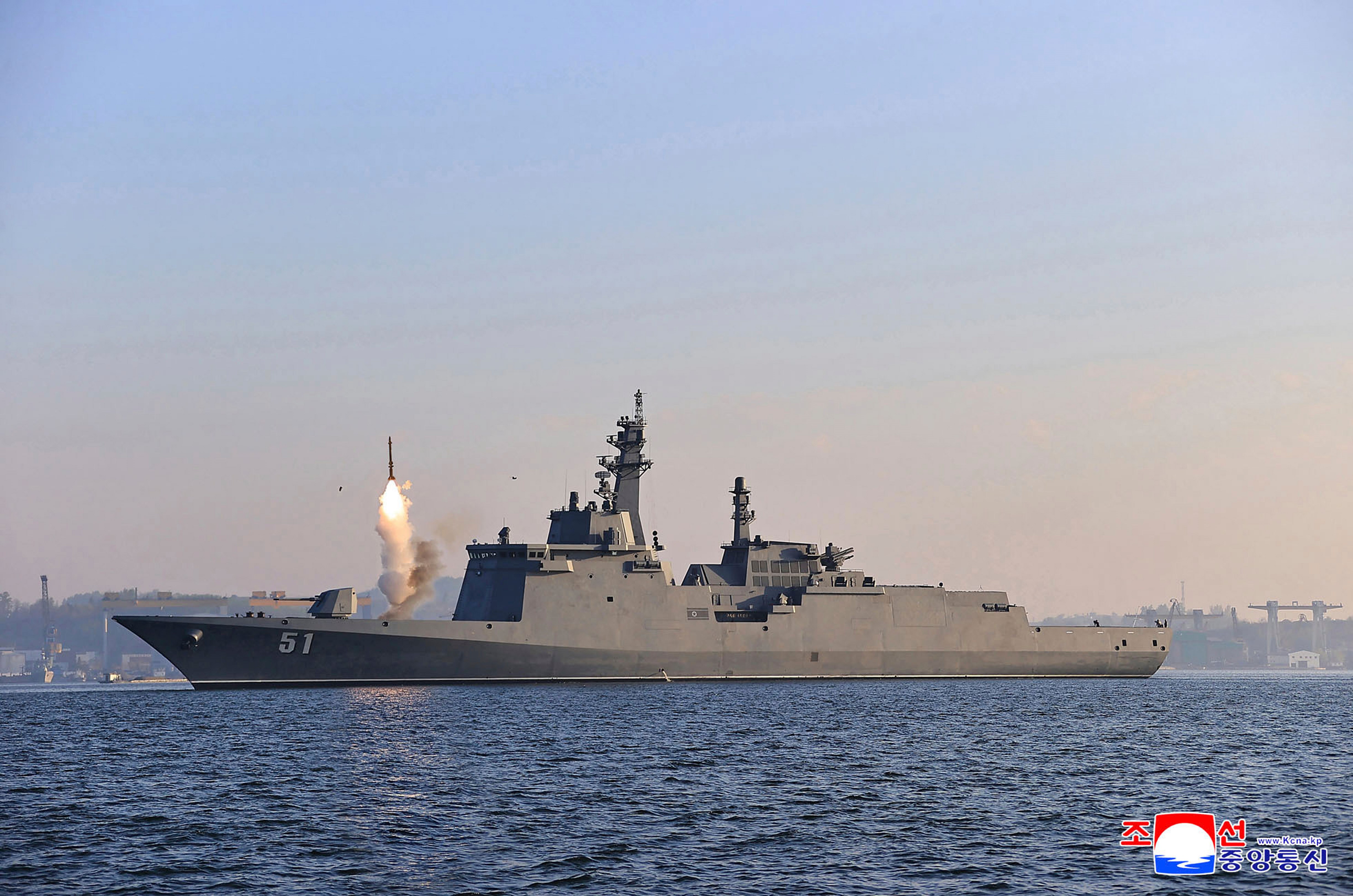 Tests of weapons systems of the North Korean destroyer Choe Hyun - ВПК.name